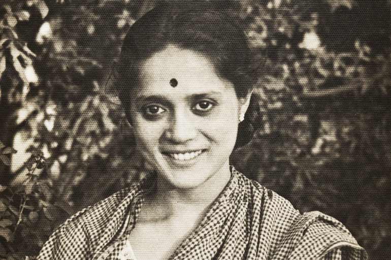 শতবর্ষে মীরা মুখোপাধ্যায় : উপজাতি-লোকশিল্পীদের জীবন ও এক ছকভাঙা ...