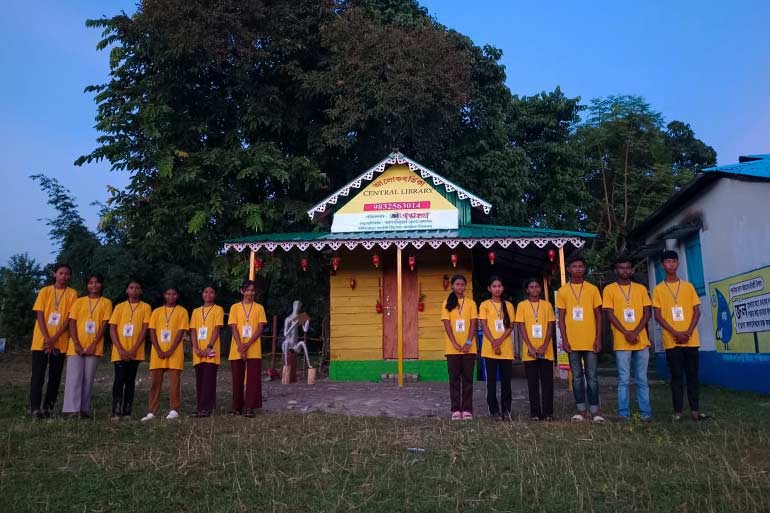 আলিপুরদুয়ারের আদিবাসী অধ্যুষিত পানিঝোড়া : বাংলার প্রথম বইগ্রাম