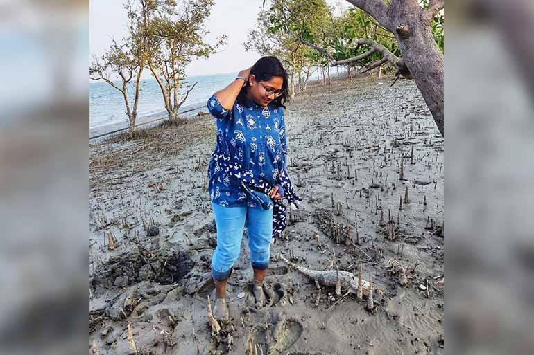 সুন্দরবনের রুবি শেখ : অ্যাসিড আক্রান্ত মেয়েটির স্বনির্ভর হয়ে ওঠার লড়াই