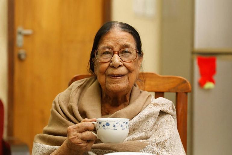 বন্দুকের মুখে দাঁড়িয়ে ইতিহাসকে লেন্সবন্দি করেছেন সাইদা খানম